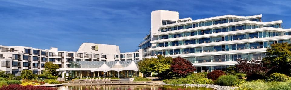 Hotel Rooms in Victoria BC | Inn at Laurel Point